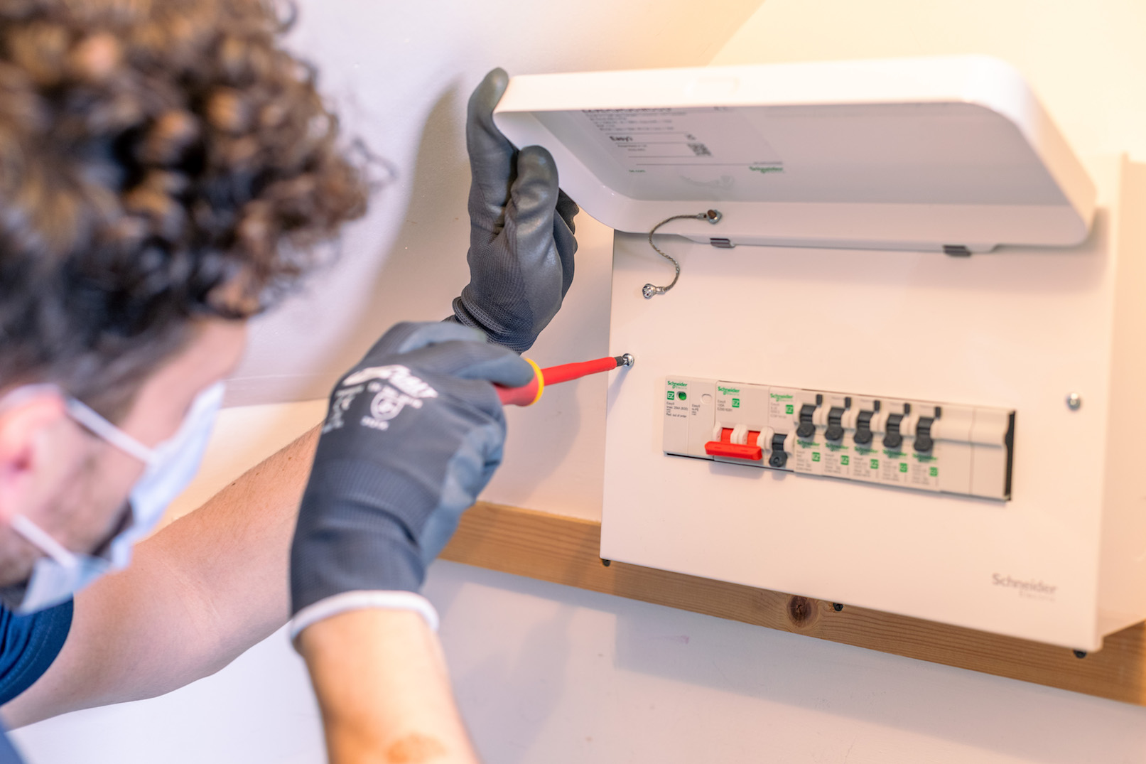 Distribution boards: the heart of your electrical system - Electrical ...