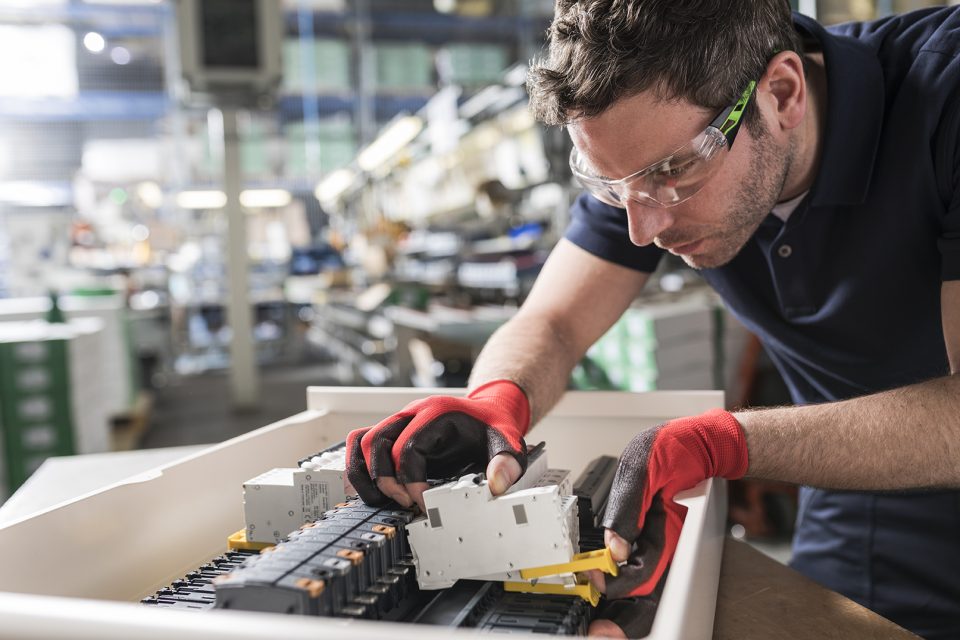 Distribution boards: the heart of your electrical system - Electrical ...